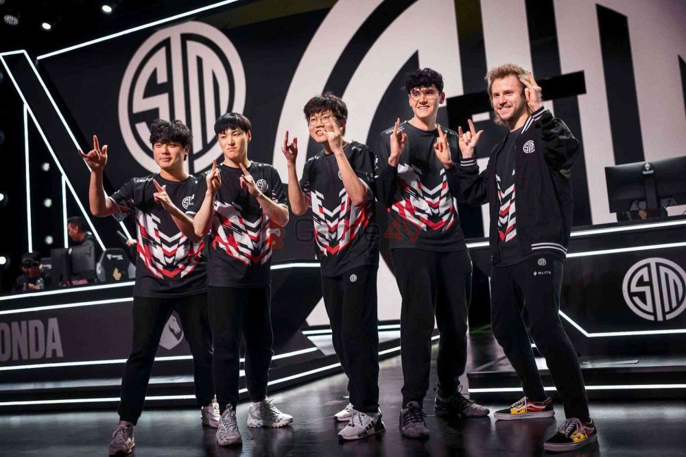 TSM phản bác tin đồn ‘bạc đãi’ tuyển thủ bằng mức lương tối thiểu và ...