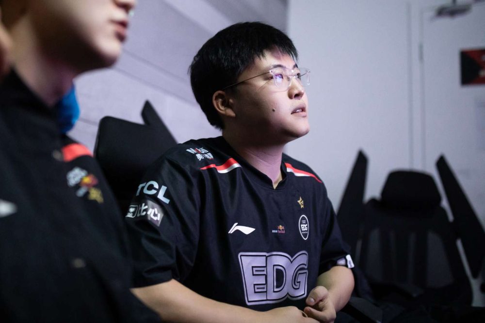 LMHT: Fan RNG gây tranh cãi khi công kích EDG và Uzi ngay trên sóng trực tiếp của LPL - Kênh ...